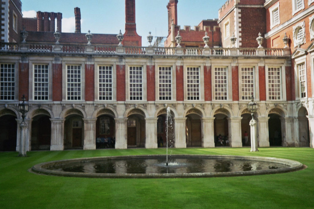 inspetor lewis, sergeant hathaway...